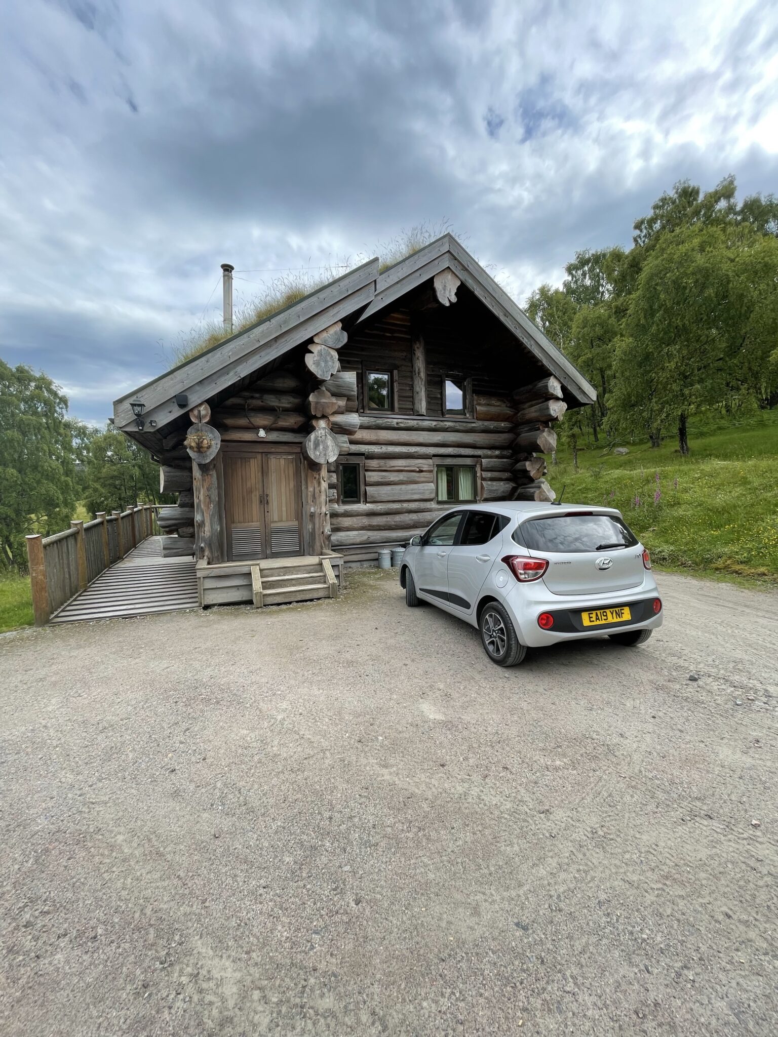 A Summer Stay In a Luxury Log Cabin In Scotland – The Hermes Homestead